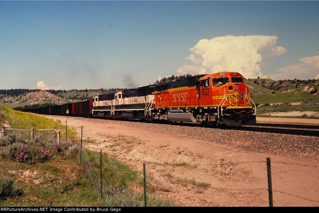 BNSF 9943